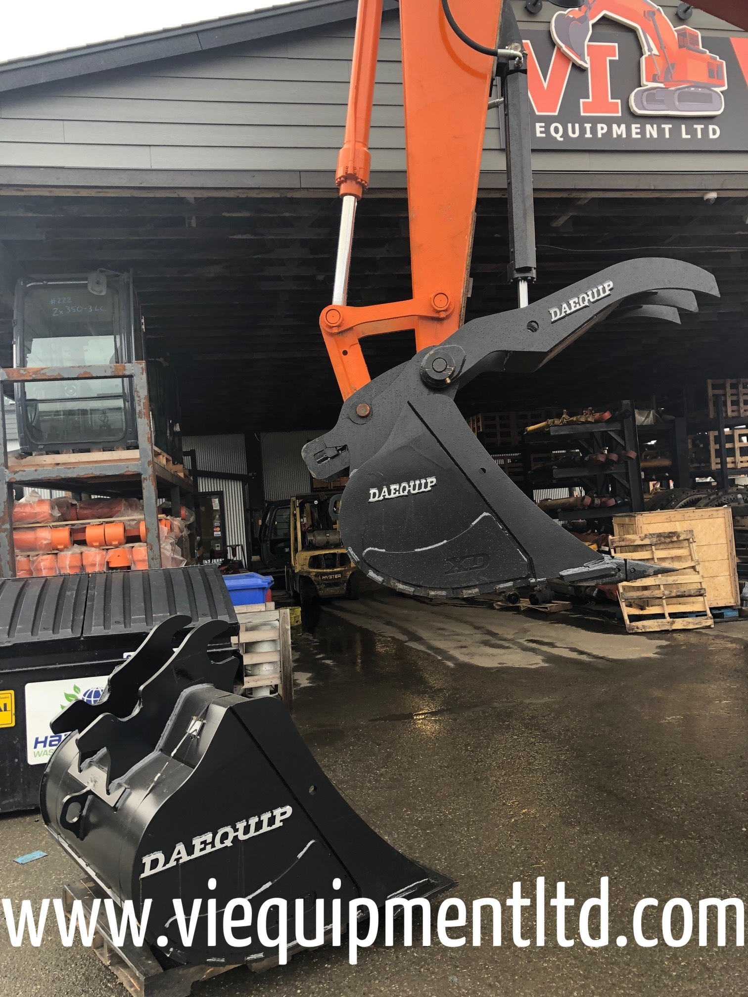 Hitachi ZX135-3 Excavator - V.I. Equipment