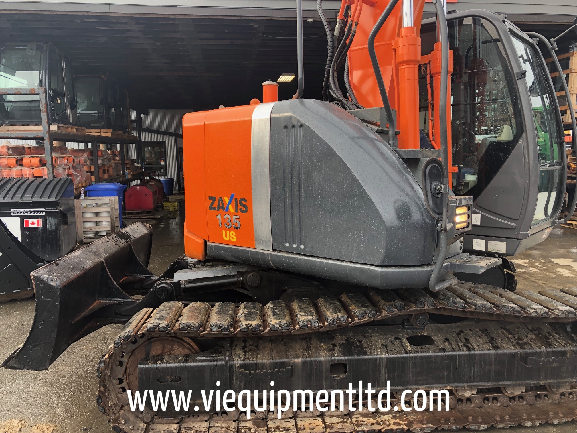 Hitachi ZX135-3 Excavator - V.I. Equipment